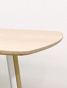 Metro | award-winning modular table programme by Casala