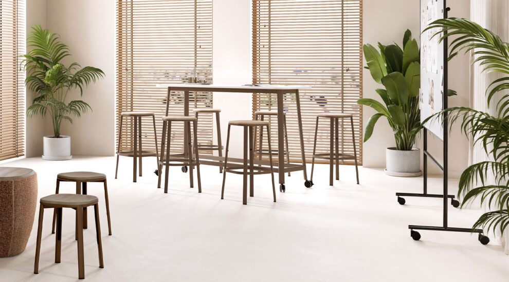 Solid | stackable barstool matching the Solid table by Casala